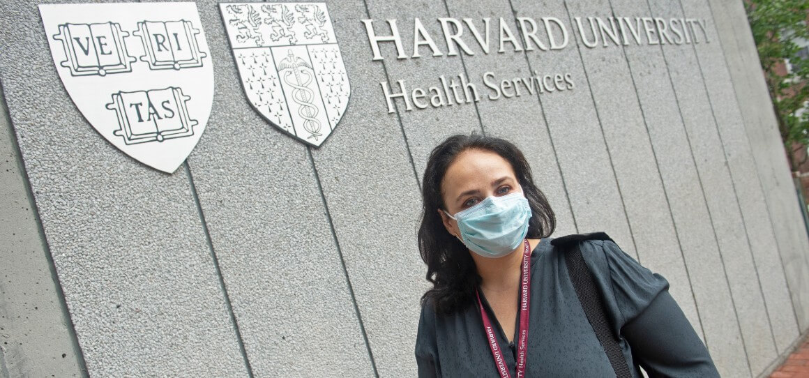 Harvard’s Newest Lesson: How To Mask and Eat at the Same Time - Paine.TV