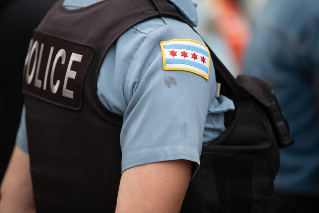 Chicago Police Union to Defy Vaccine Mandate and Dare the City to ...