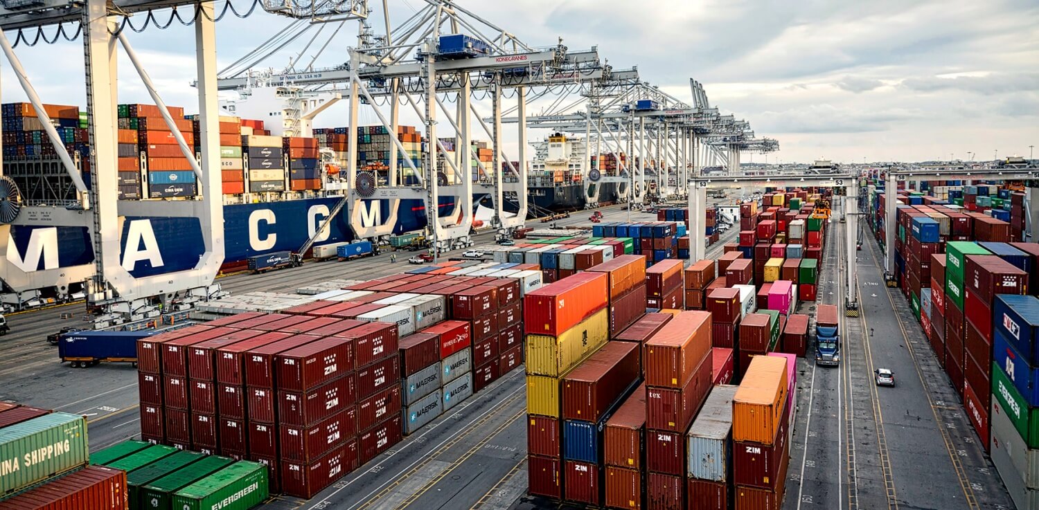 Report: 80,000 Shipping Containers Stuck at Savannah Port - Paine.TV
