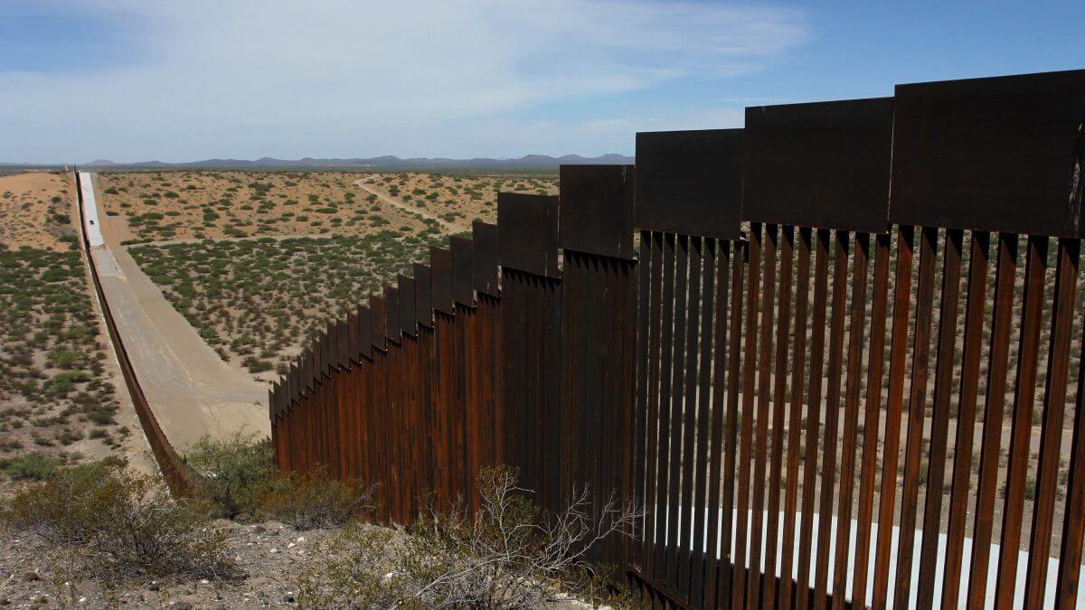 2021: Report Shows Migrants Missing, Dead Along Southwest Border Hit ...