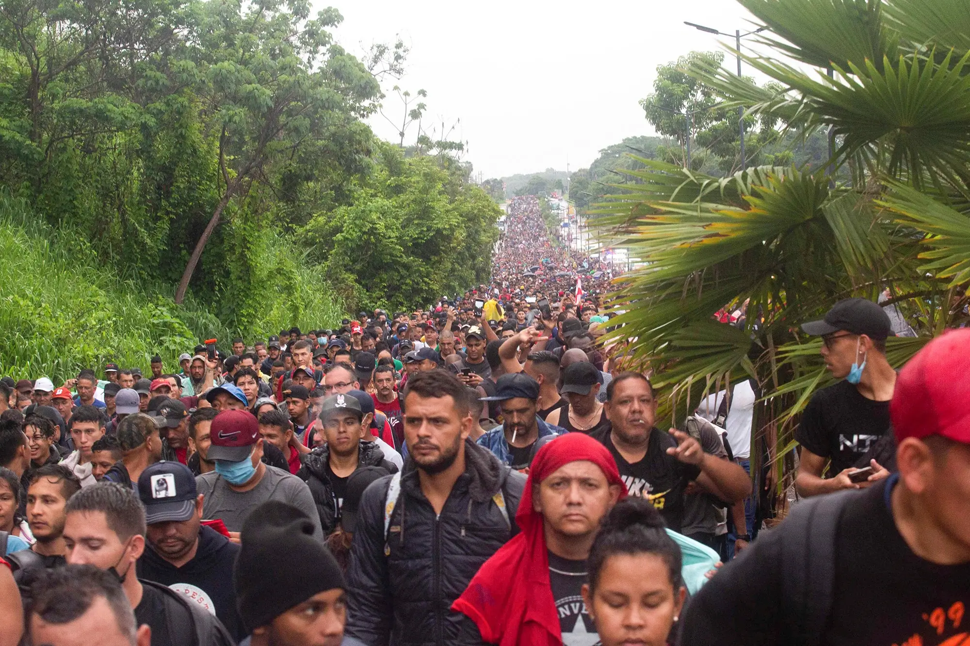 Nearly 10,000 migrants are headed towards U.S. in largest caravan ever ...